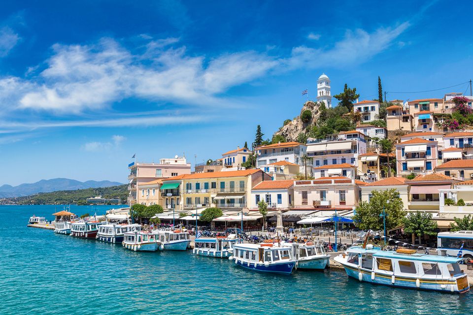 A 7 day sailing itinerary in the Greek Saronic Islands