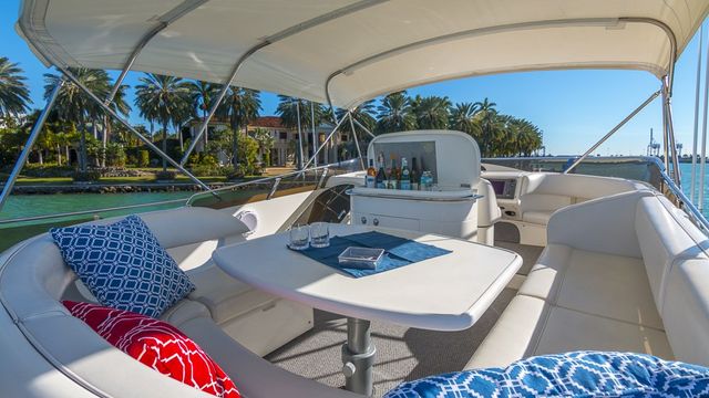 Charter a luxury yacht, sail boat or catamaran for a weekend in Miami ...
