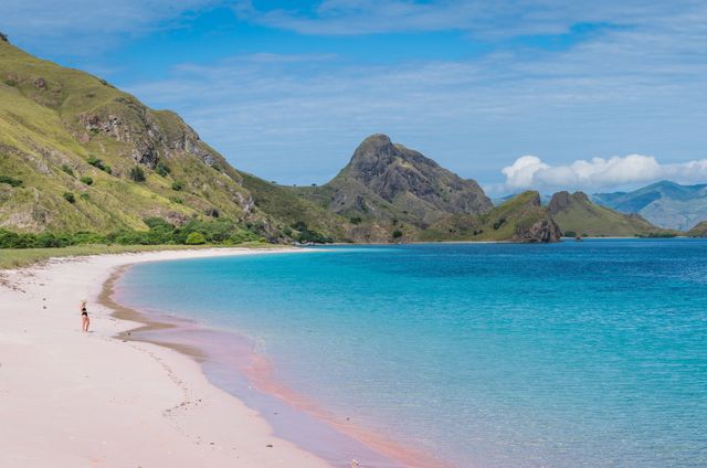 The Best Indonesia Yacht Charter Guide for 2024 and 2025