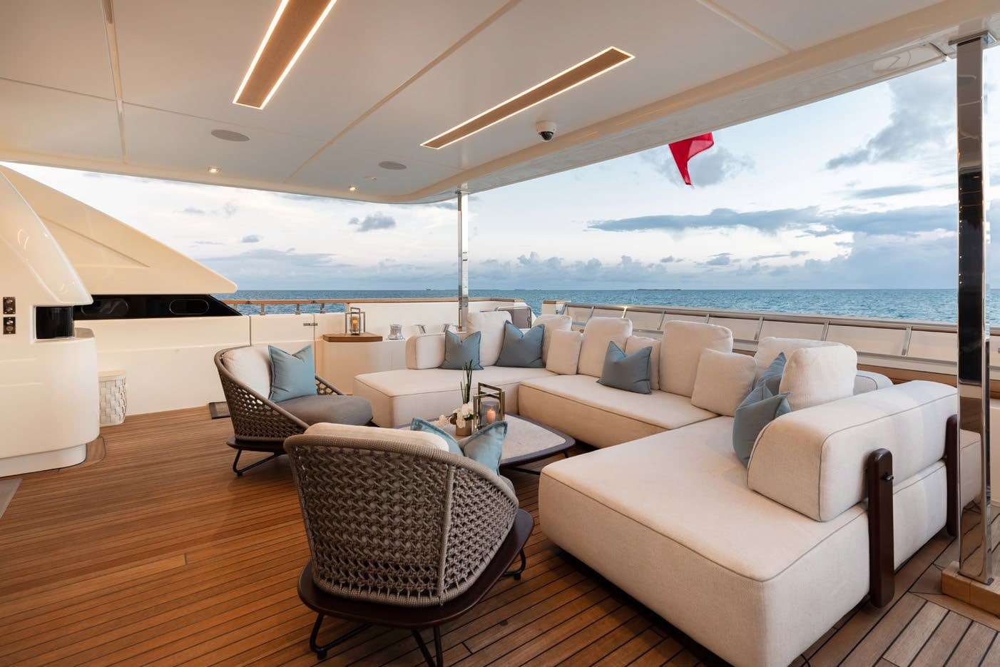 Luxury Crewed Motor Yacht EROS - Ferretti Custom Line Navetta 37 - 5 ...