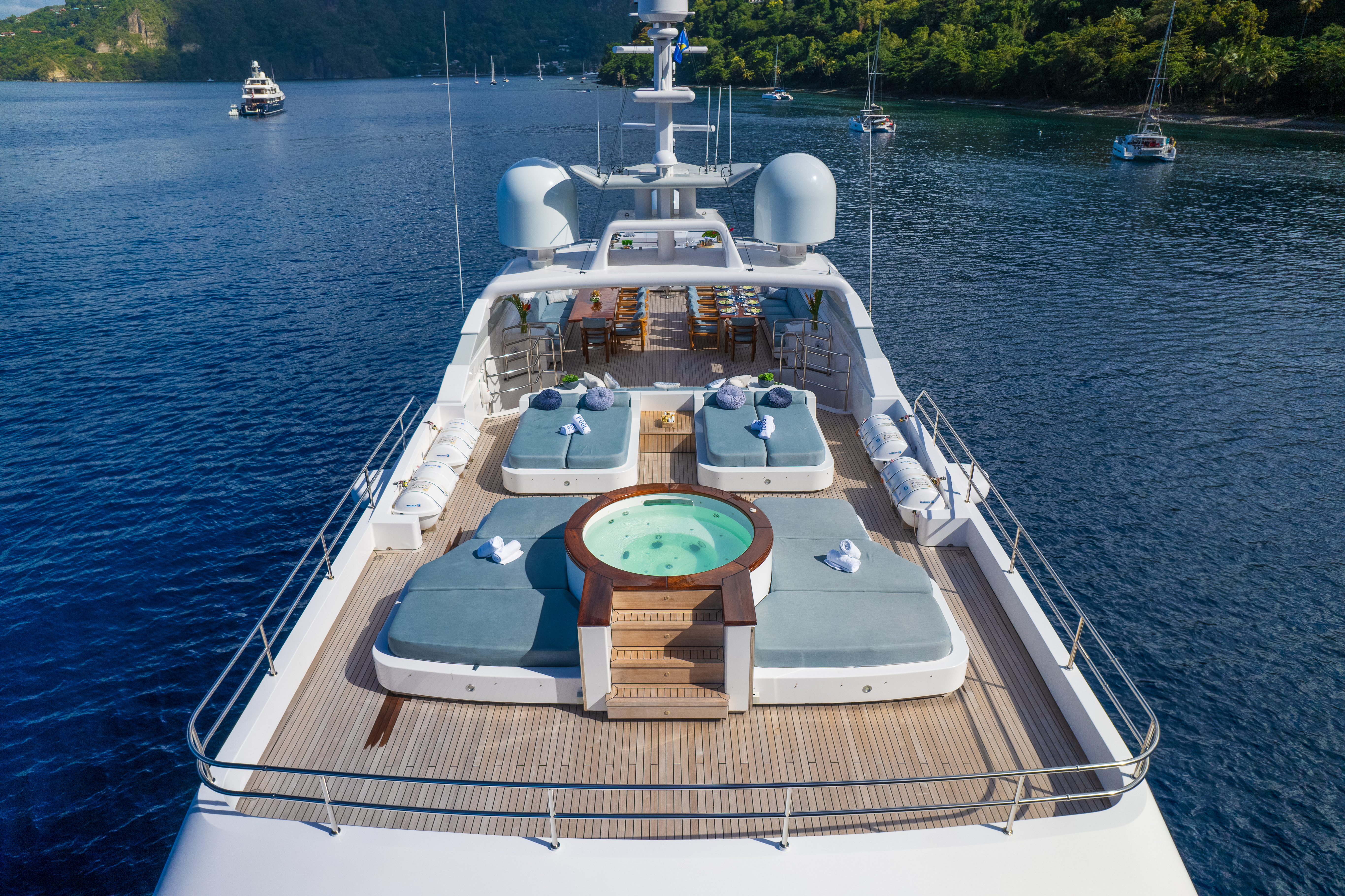 Luxury Crewed Motor Yacht OCEANOS - Mondomarine 49m - 7 Cabins - Nassau ...