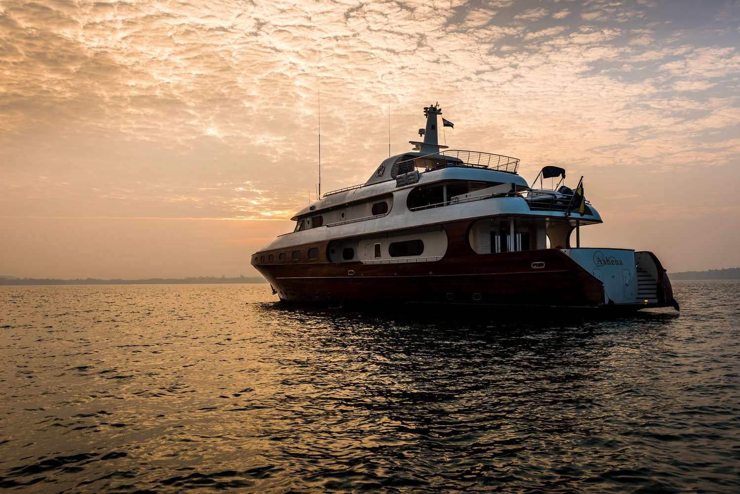 Luxury Crewed Motor Yacht ASHENA - Custom Build - 6 Cabins - Mahe ...
