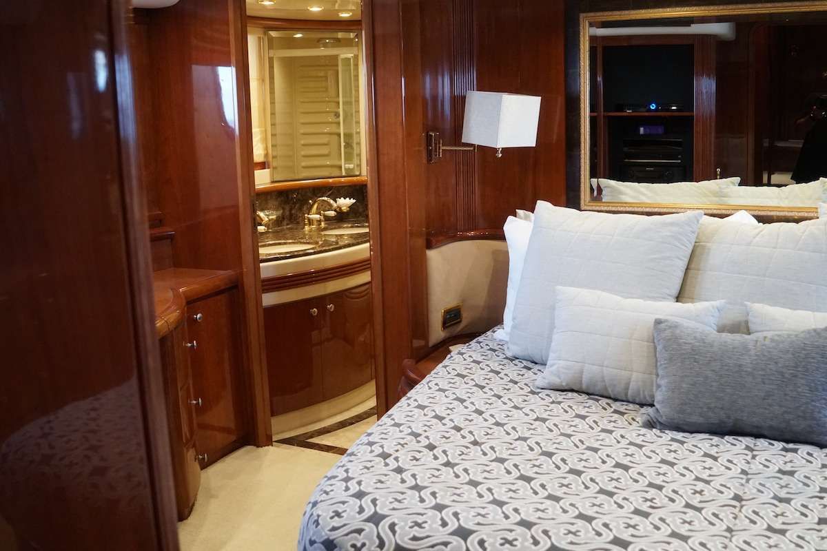 Crewed Motor Yacht AZURE - Azimut 80 - 4 Cabins - Bahamas - Boatbookings