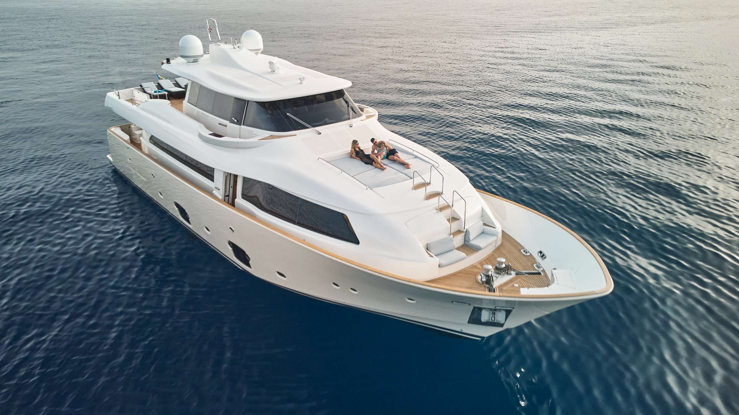 Crewed Motor Yacht FRIENDS BOAT - Ferretti Customline Navetta 86 - 4 ...