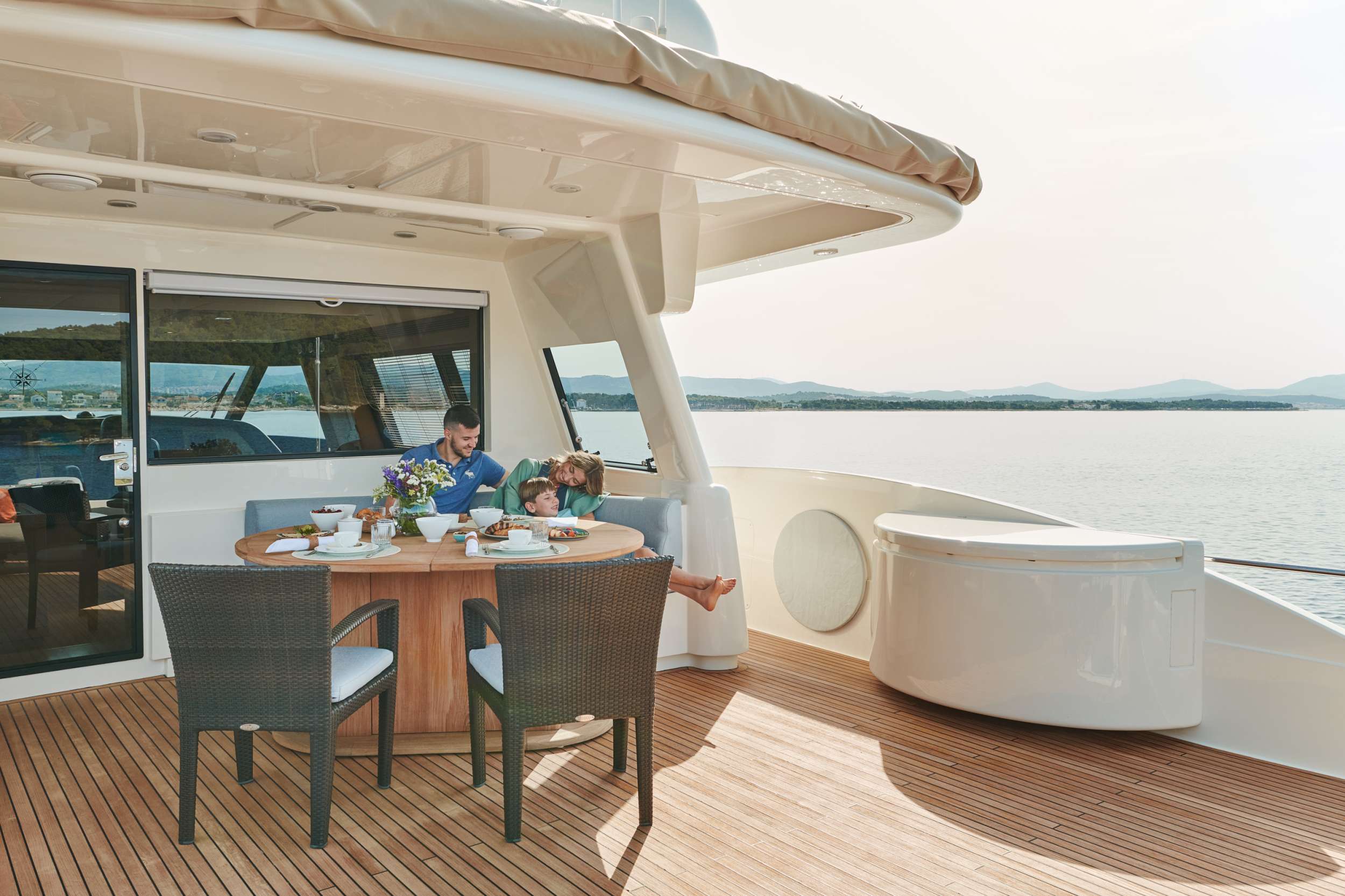 Crewed Motor Yacht FRIENDS BOAT - Ferretti Customline Navetta 86 - 4 ...