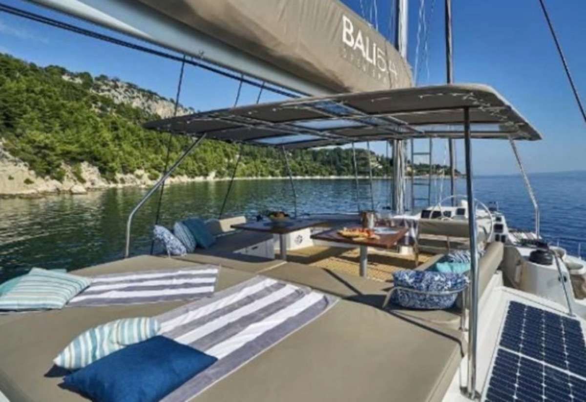 Luxury Crewed Catamaran GALAXSEA - Bali 5.4 - 4 Cabins - St Thomas - St ...