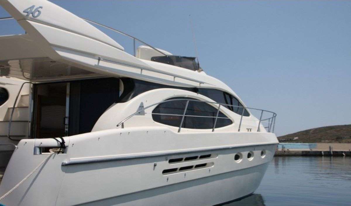 Crewed Motor Yacht NENA - Azimut 49 ft - 3 Cabins - Alimos - Athens ...