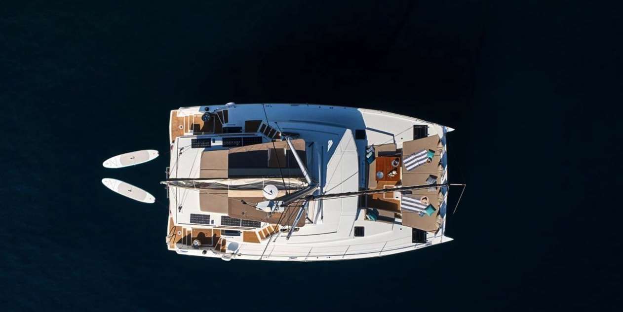 Luxury Crewed Catamaran ESCAPADE - Bali 5.4 - 4 cabins - BVI - USVI ...