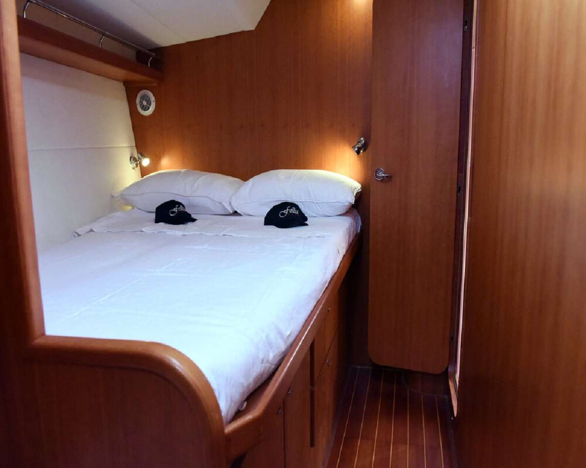 Classic Sailing Yacht FOLLIA - Custom Sailing Yacht 65 ft - 3 Cabins ...