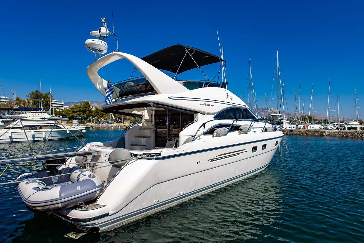 Crewed Motor Yacht CARINA - Princess 15 m - 2 Cabins - Alimos - Athens ...