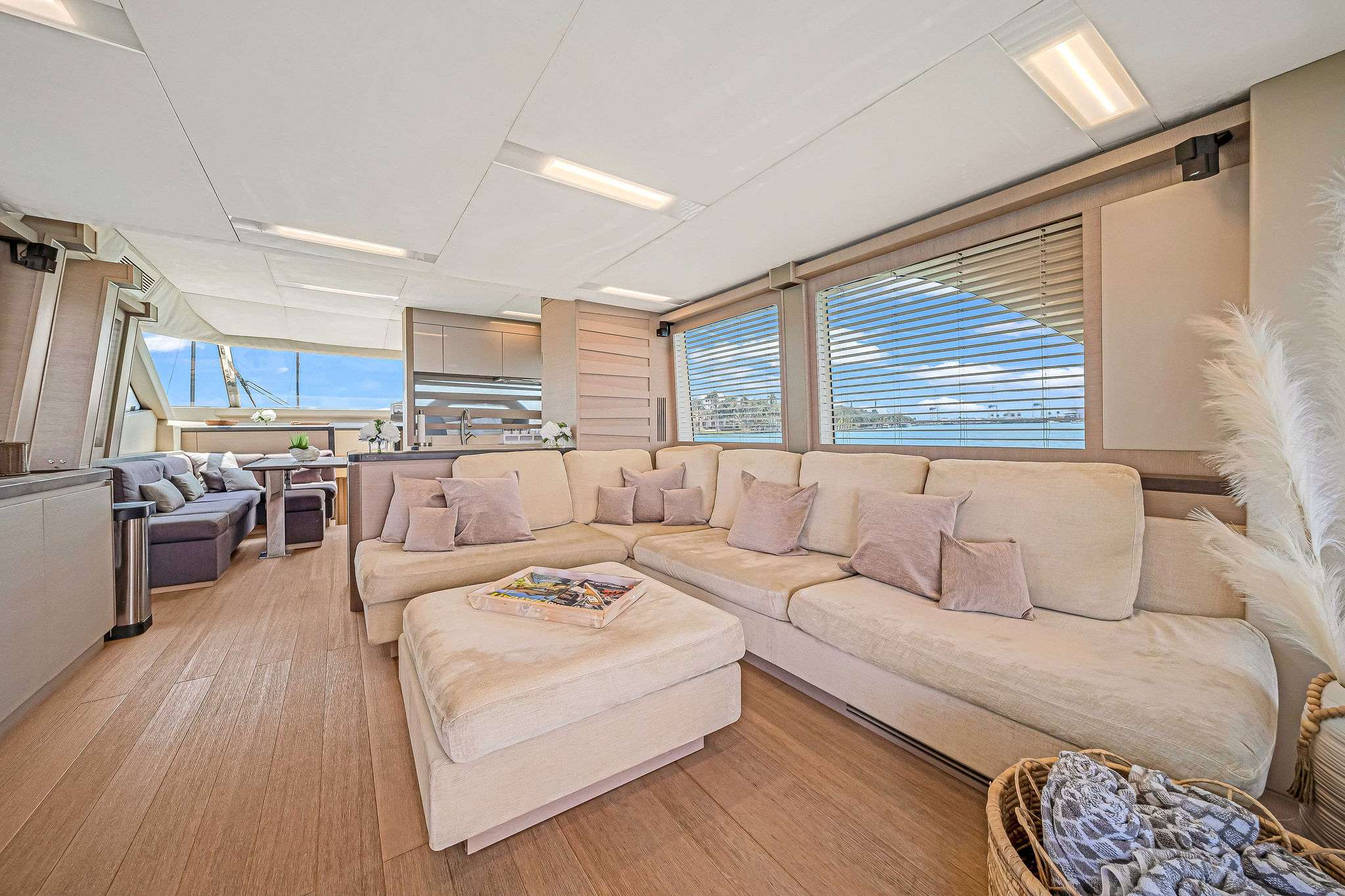 Luxury Crewed Motor Yacht VOLO - Monte Carlo 70 - 4 Cabins - Miami ...