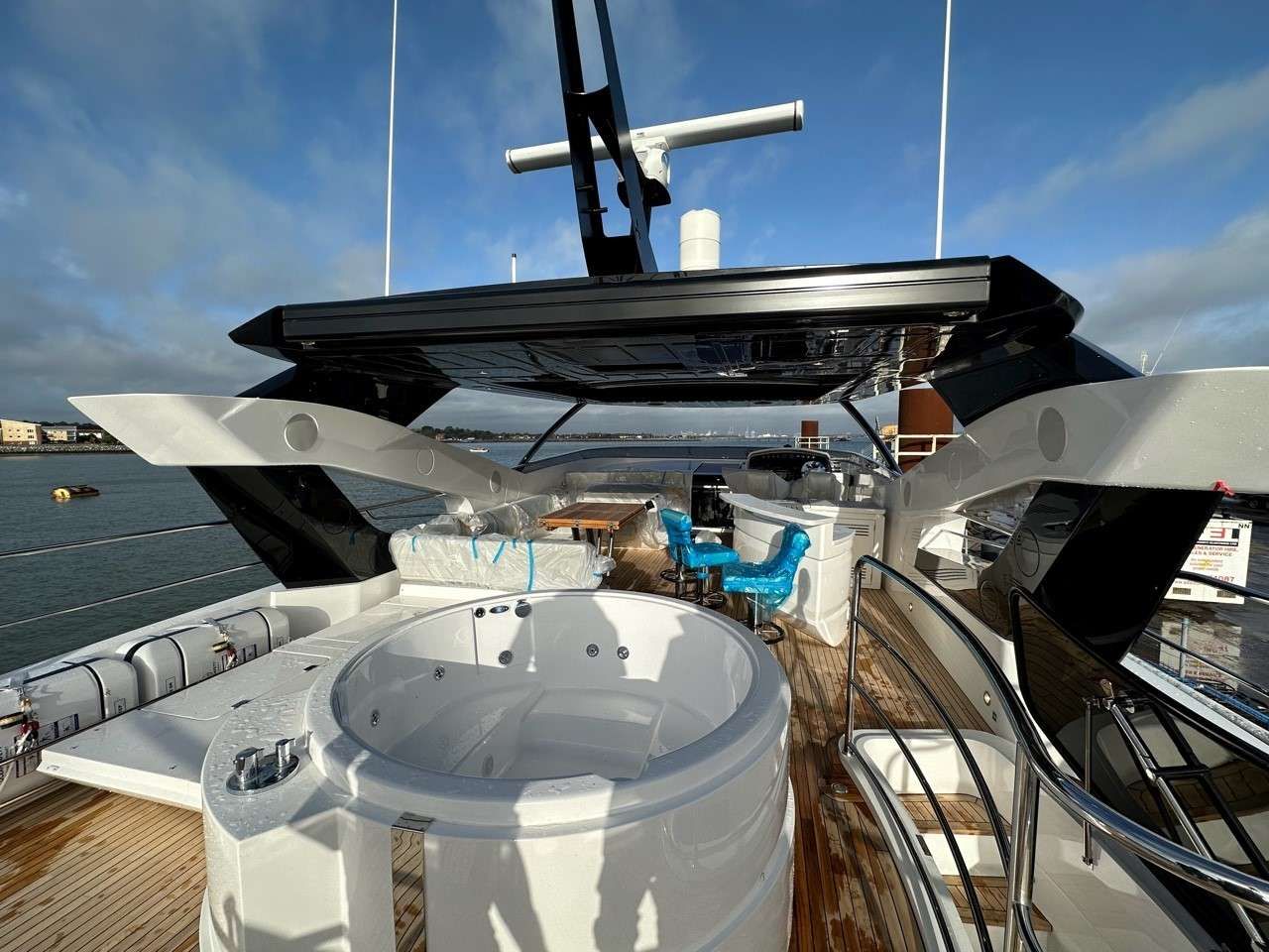 Luxury Crewed Motor Yacht ACCIDENTAL SUCCESS II - Sunseeker 95 - 5 ...