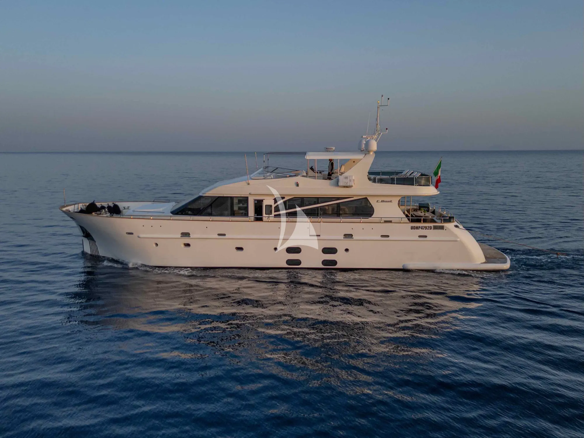Luxury Crewed Motor Yacht ARIA - C.Boat 28m - 5 Cabins - Sicily ...
