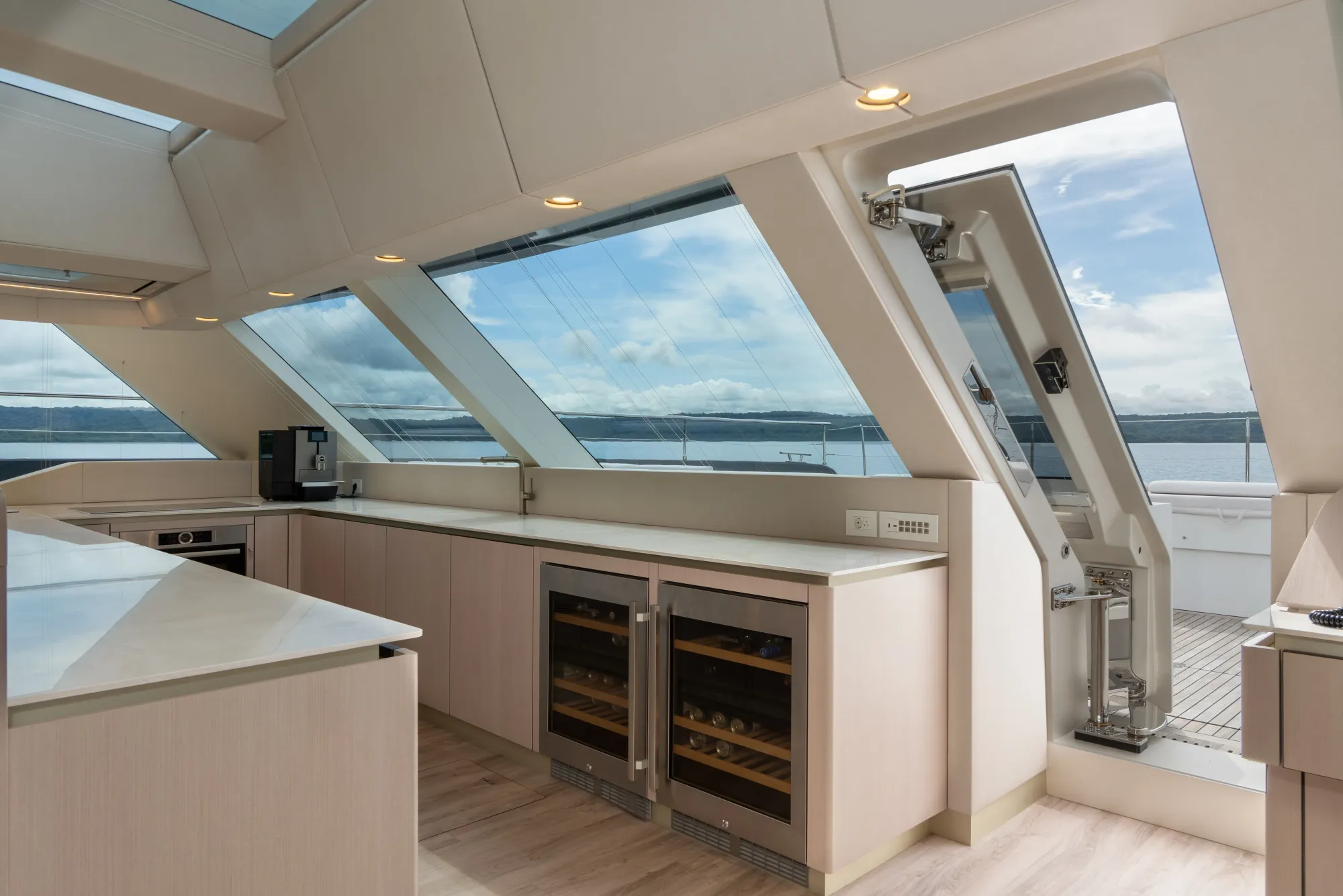 Crewed Power Catamaran COLIBRI - Sunreef 80 Power - 4 Cabins - Costa ...