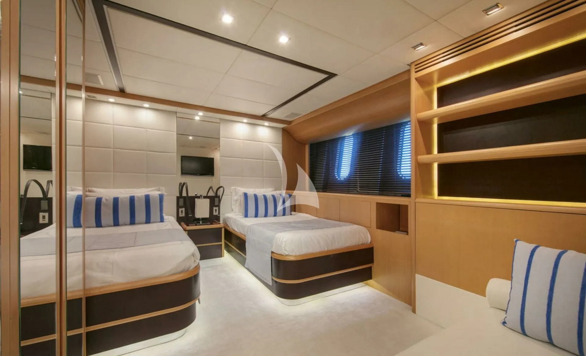 Luxury Crewed Motor Yacht D`ONE D - Leopard 46 - 5 Cabins - Cannes - St ...