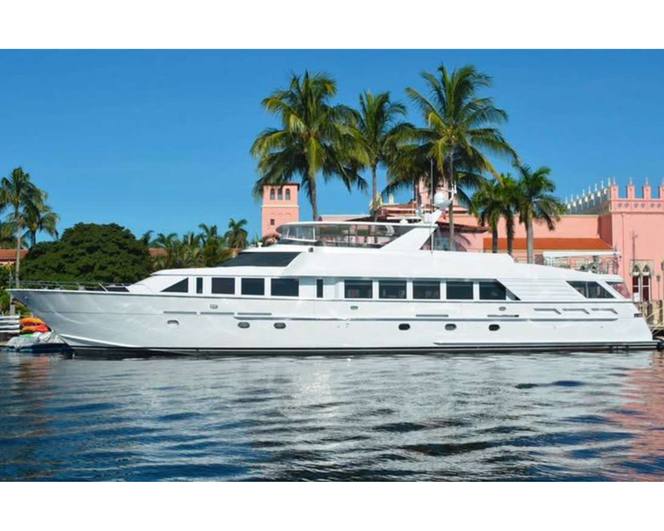 Crewed Motor Yacht ESCAPE - Hatteras 34m - 4 Cabins - Nassau - Exumas ...