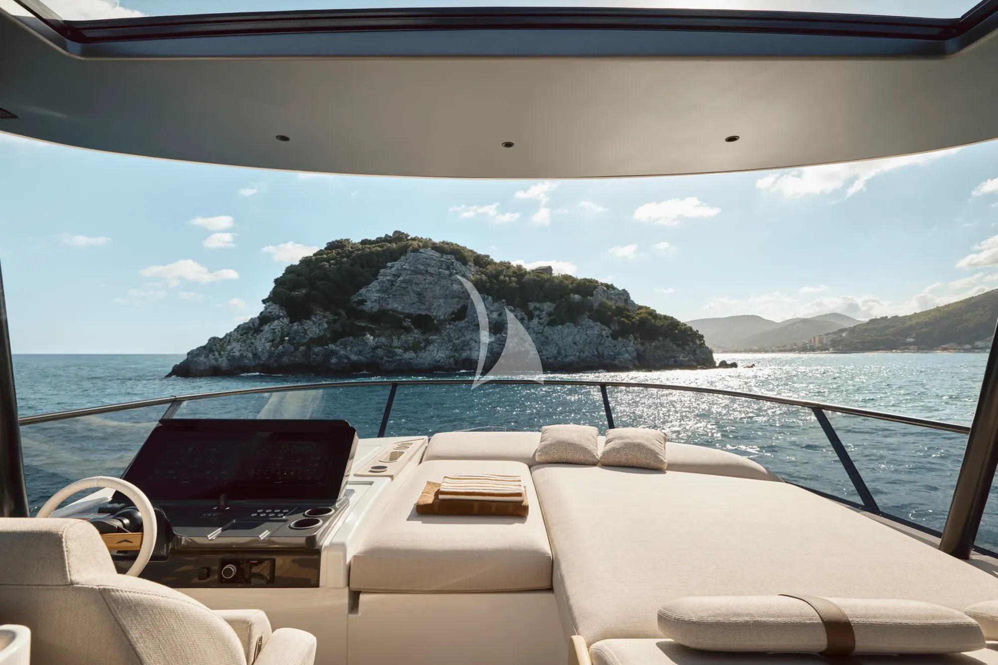 Luxury Crewed Motor Yacht EXPLORA - Azimut Fly 82 - 4 Cabins - Sicily ...