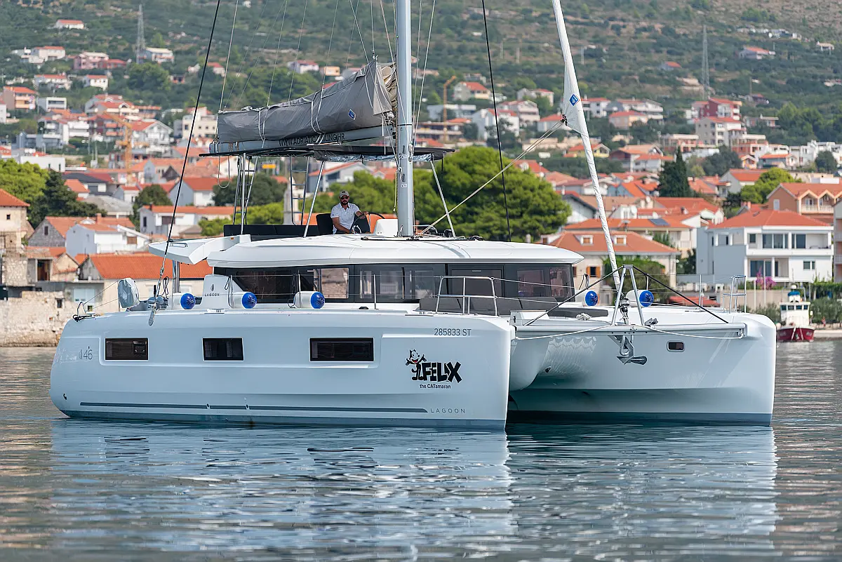 Bareboat Catamaran FELIX - Lagoon 46 - 4 Cabins - Split - Dubrovnik ...