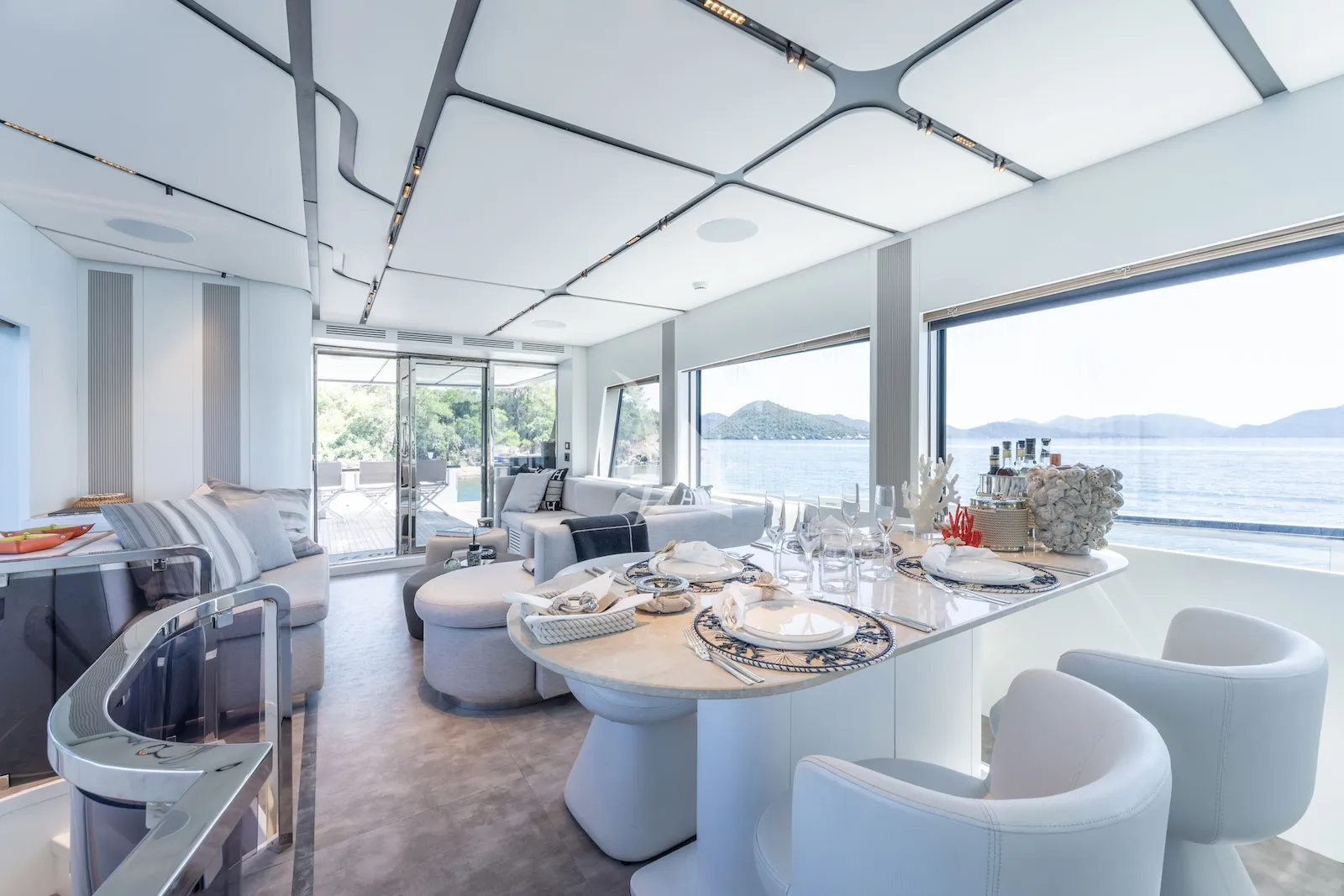 Luxury Crewed Motor Yacht FERRO 77 - Delta Marine 25m - 4 Cabins ...