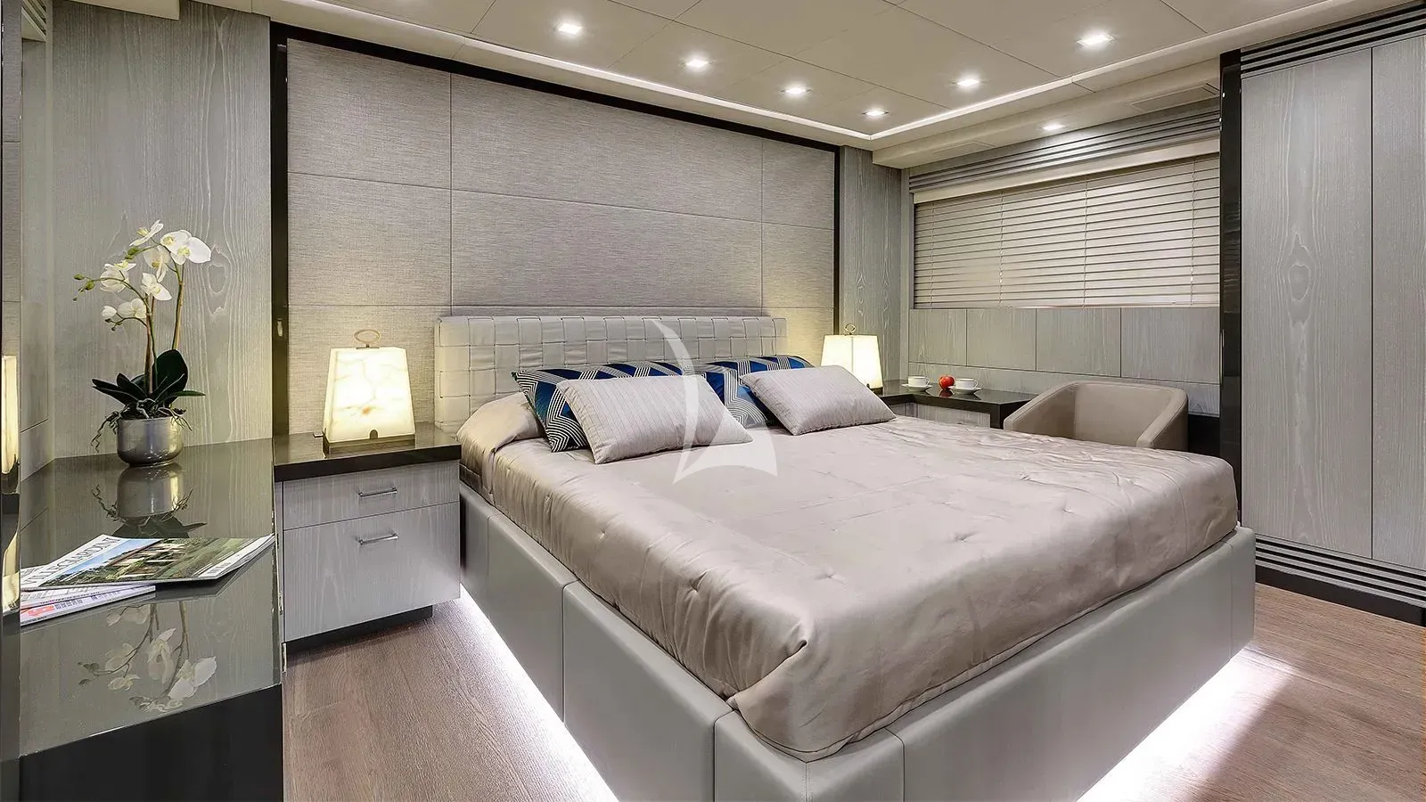 Luxury Crewed Motor Yacht IARY - Overmarine Mangusta 110 - 4 Cabins ...