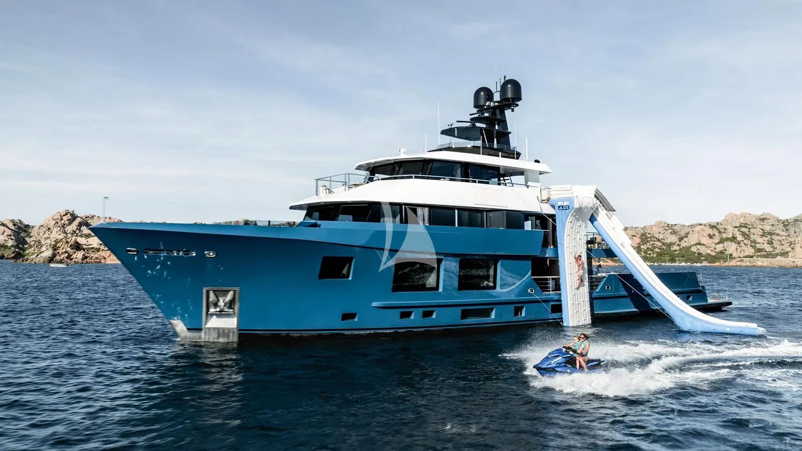 Luxury Crewed Motor Yacht KING BENJI - Dunya Custom Yacht 47 m - 5 ...