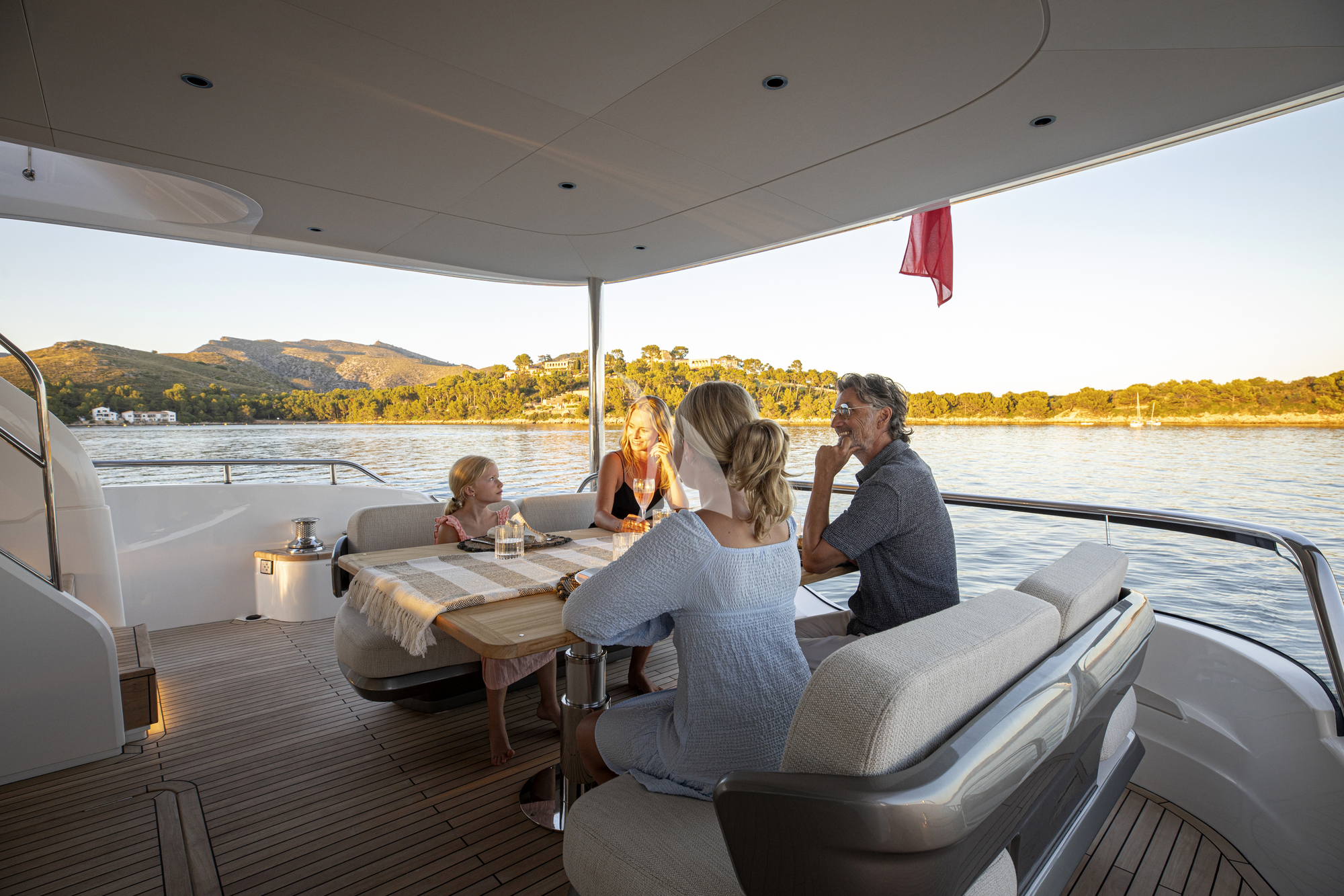 Crewed Motor Yacht LUMI - Princess Y80 - 4 Cabins - Palma - Mallorca ...