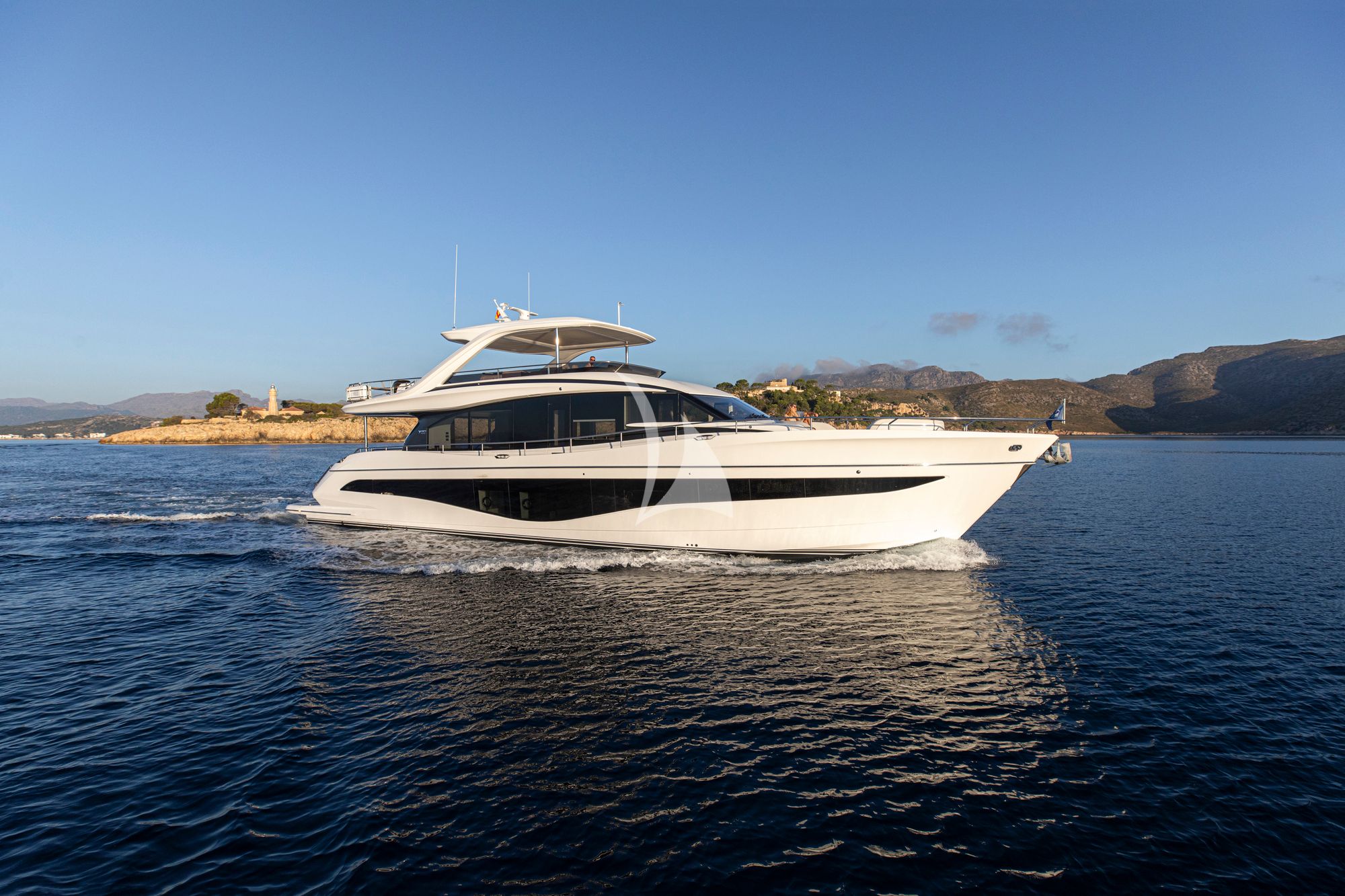 Crewed Motor Yacht LUMI - Princess Y80 - 4 Cabins - Palma - Mallorca ...
