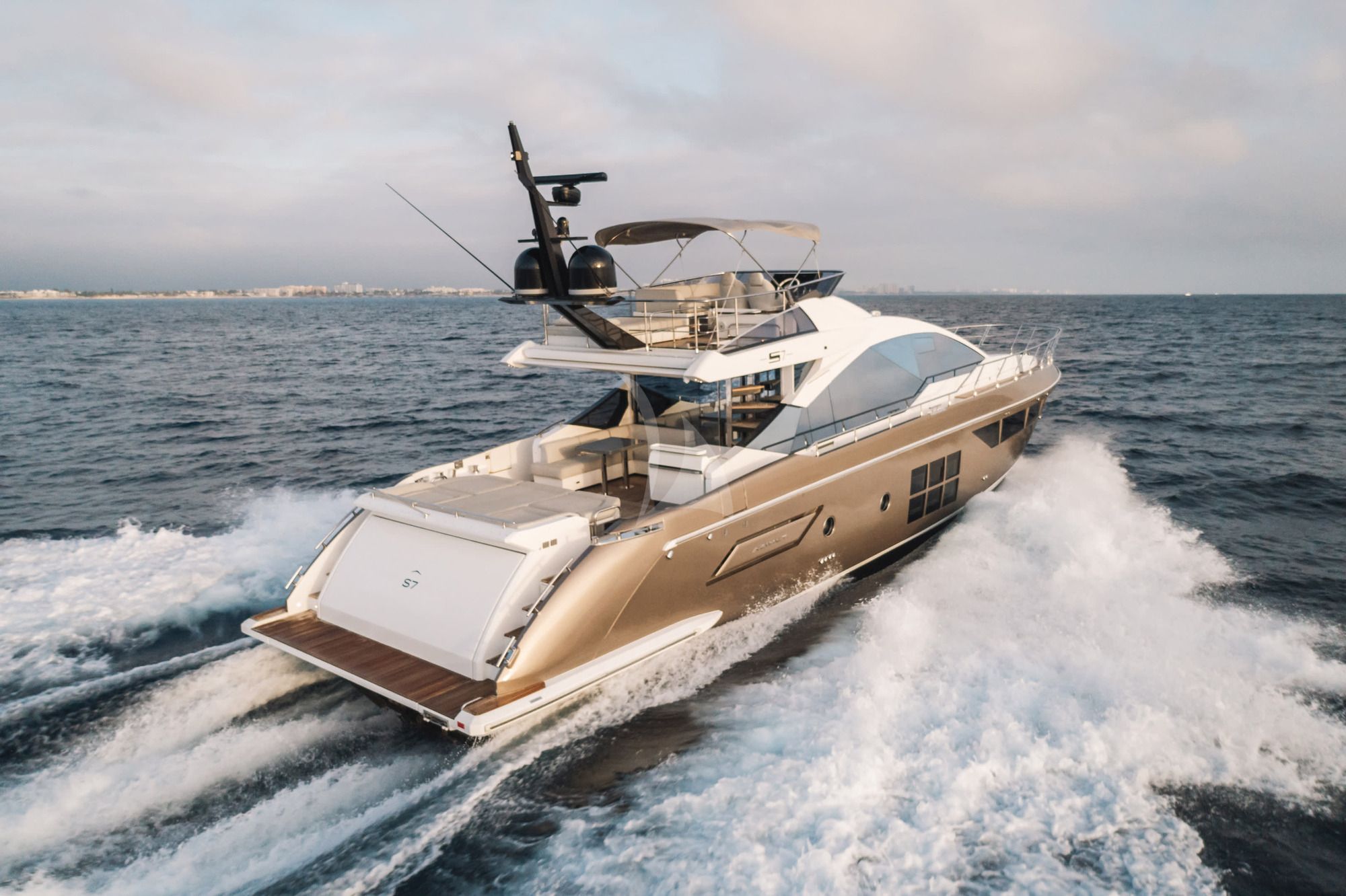 Luxury Crewed Motor Yacht MANARA PRIMA - 70 Azimut - 3 Cabins - Amalfi ...