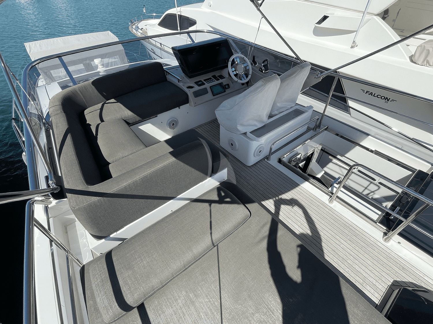 Luxury Crewed Motor Yacht MANARA PRIMA - 70 Azimut - 3 Cabins - Amalfi ...