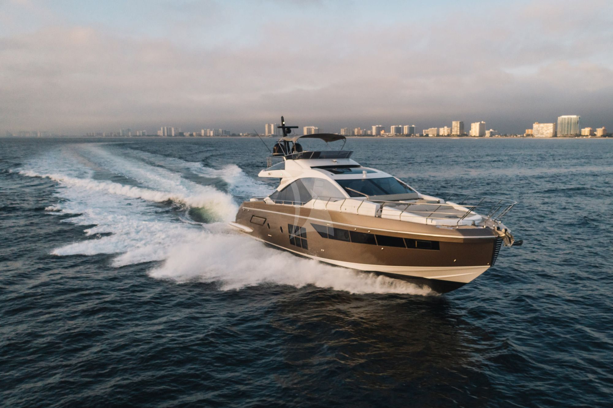 Luxury Crewed Motor Yacht MANARA PRIMA - 70 Azimut - 3 Cabins - Amalfi ...