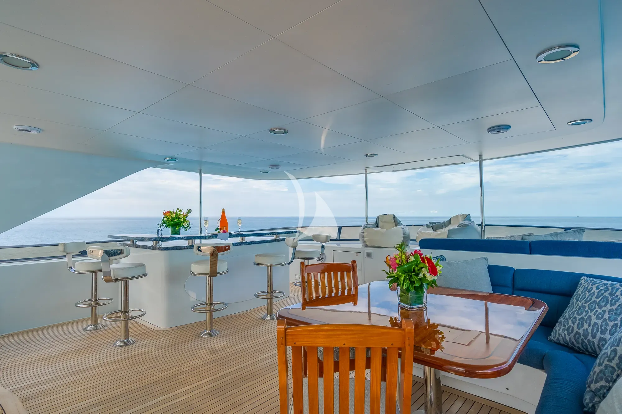 Luxury Crewed Motor Yacht MISS STEPHANIE - Richmond 142 - 6 Cabins ...
