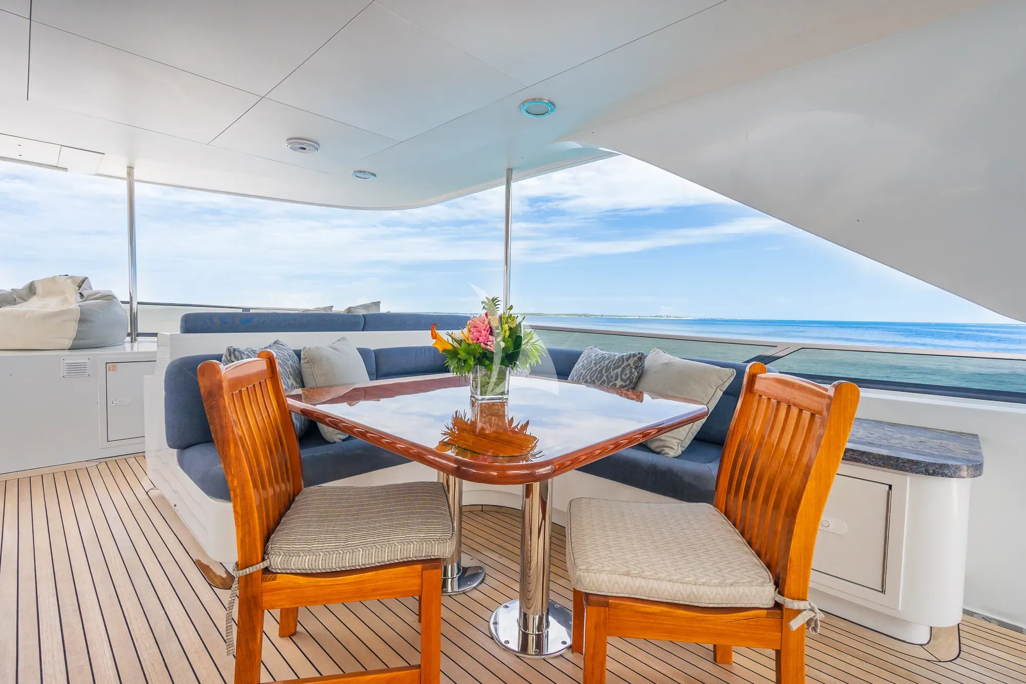Luxury Crewed Motor Yacht MISS STEPHANIE - Richmond 142 - 6 Cabins ...