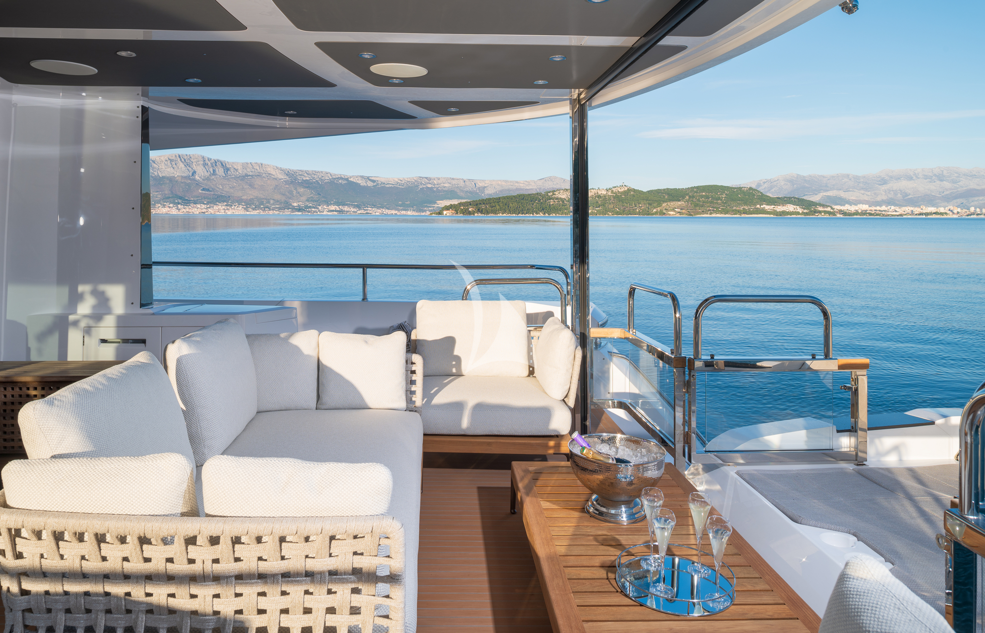 Crewed Motor Yacht MOWANA - Sunseeker 86 Yacht - 4 Cabins - Split ...