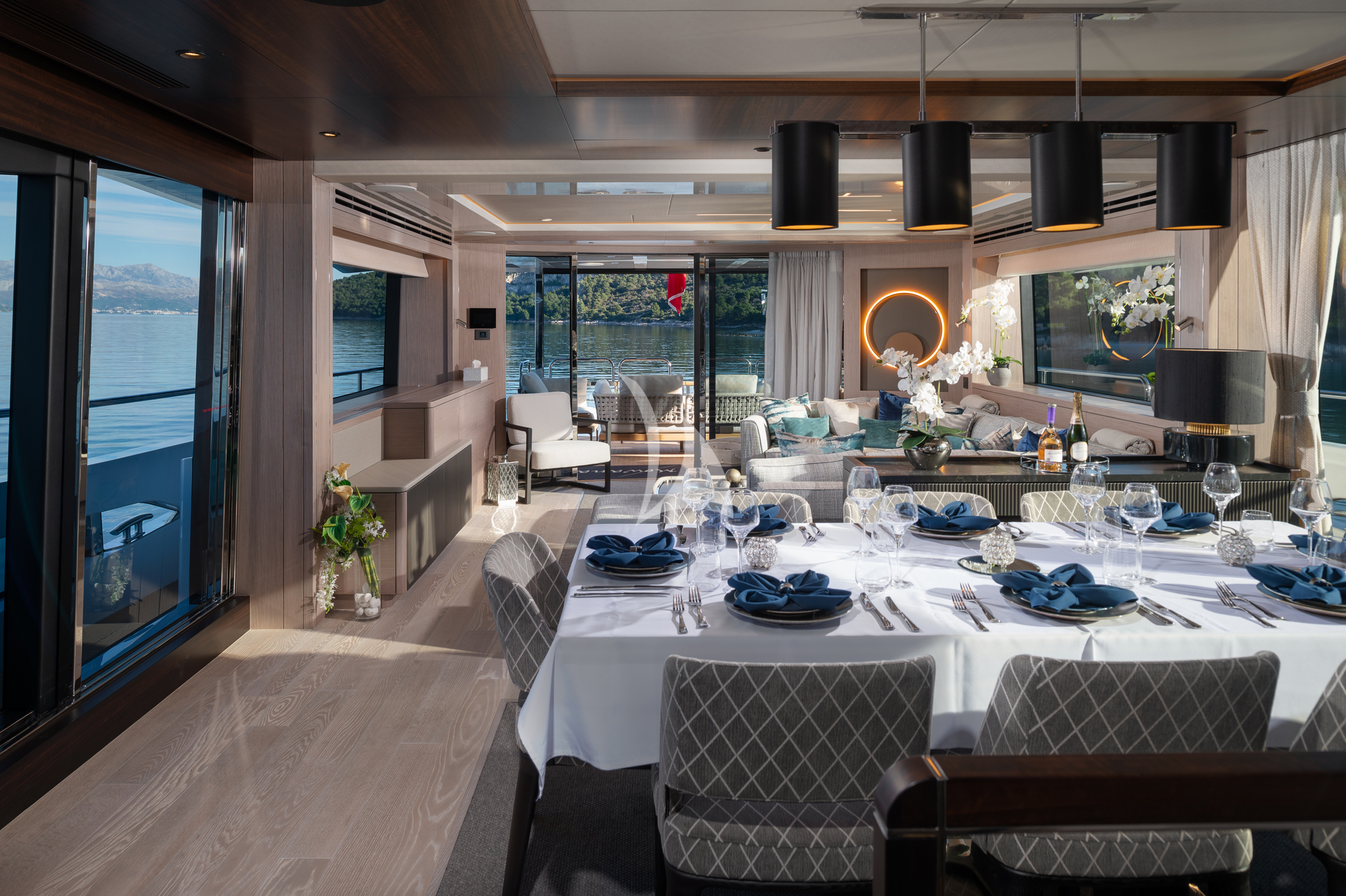 Crewed Motor Yacht MOWANA - Sunseeker 86 Yacht - 4 Cabins - Split ...