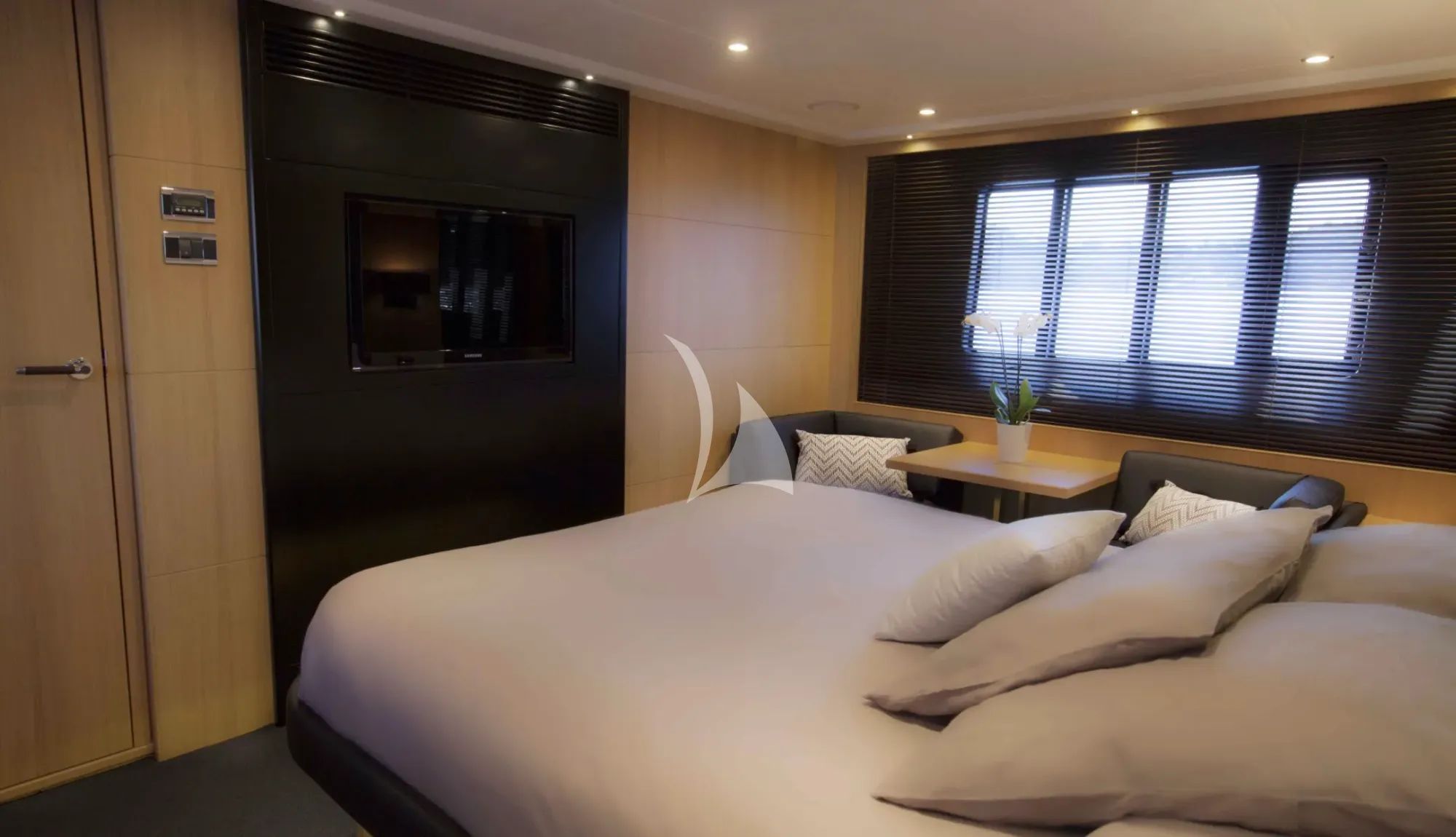 Luxury Crewed Motor Yacht OBSESSIO - Princess 72 - 4 Cabins - Antibes ...