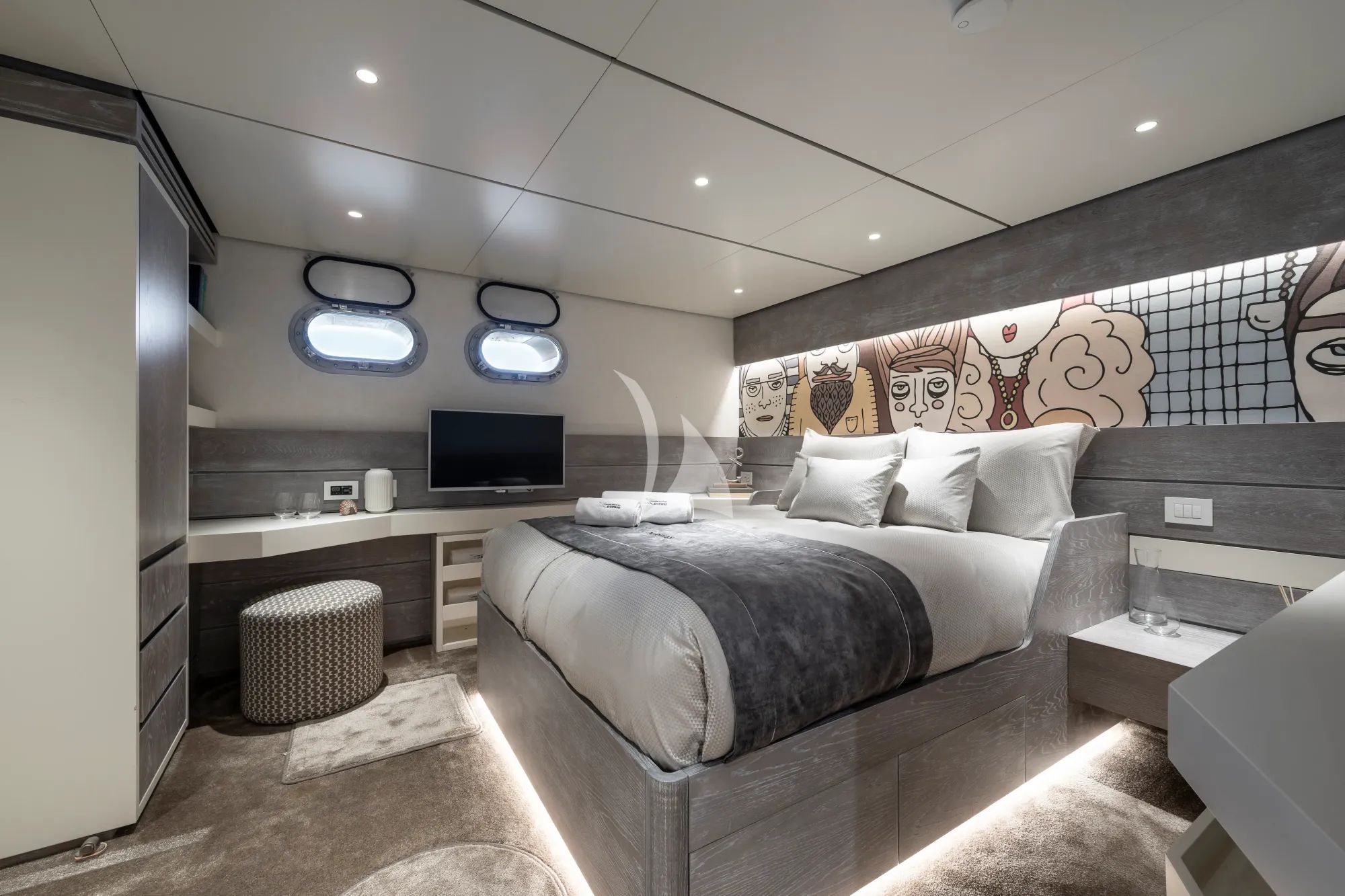 Luxury Crewed Motor Yacht OURWAY - Tenix Defence 36m - 4 Cabins - Kotor ...