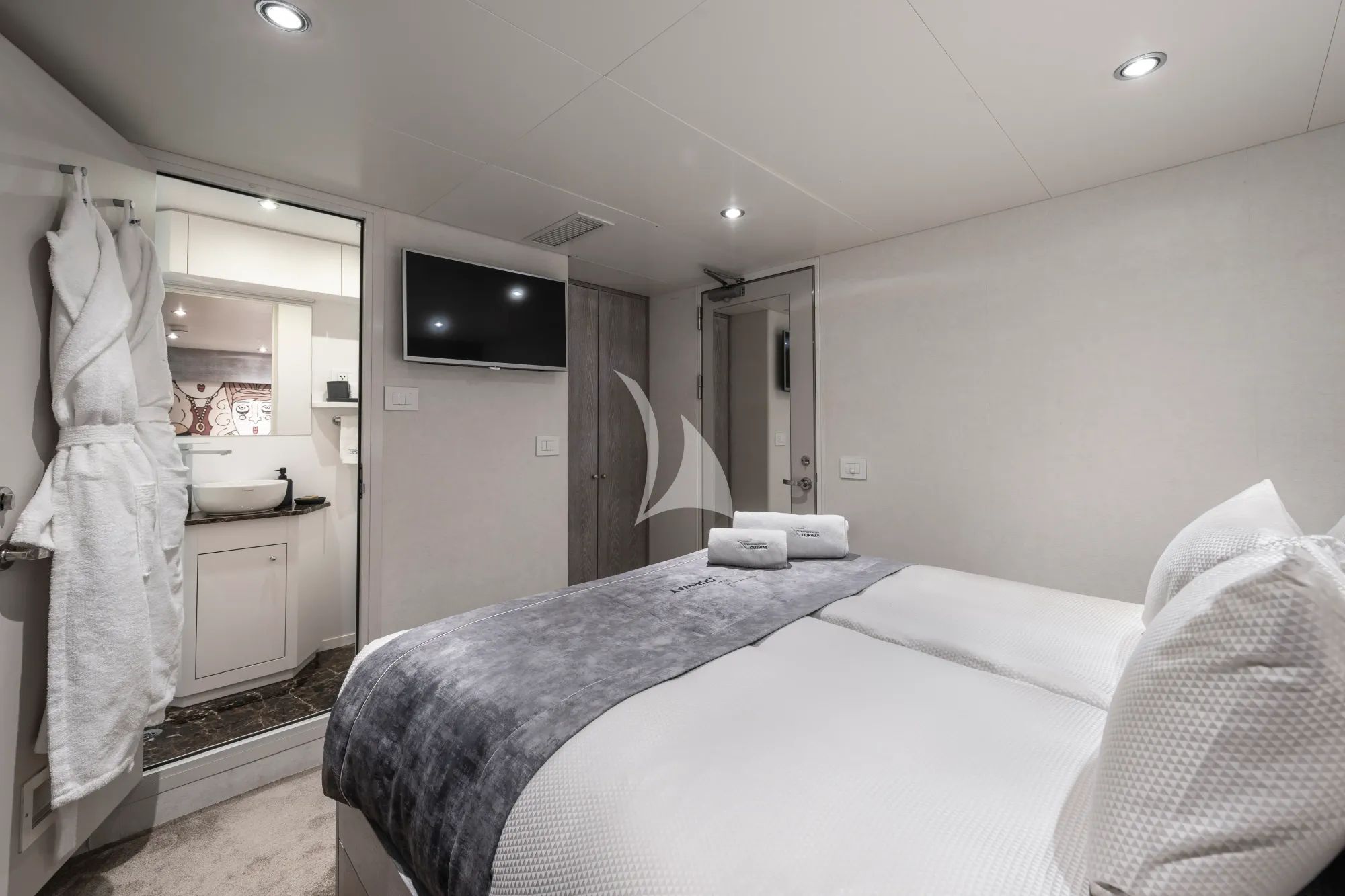 Luxury Crewed Motor Yacht OURWAY - Tenix Defence 36m - 4 Cabins - Kotor ...