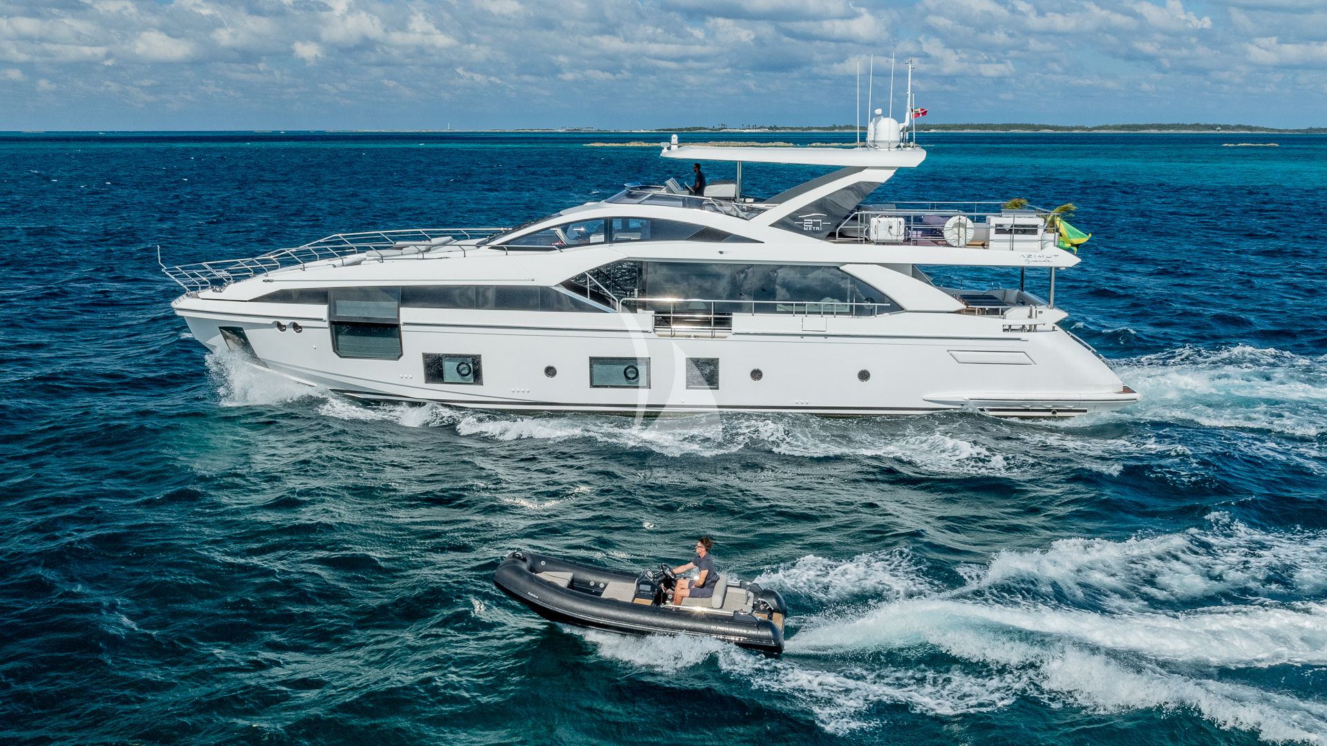 Crewed Motor Yacht PIER PRESSURE - Azimut Grande 27 - 5 Cabins - Nassau ...