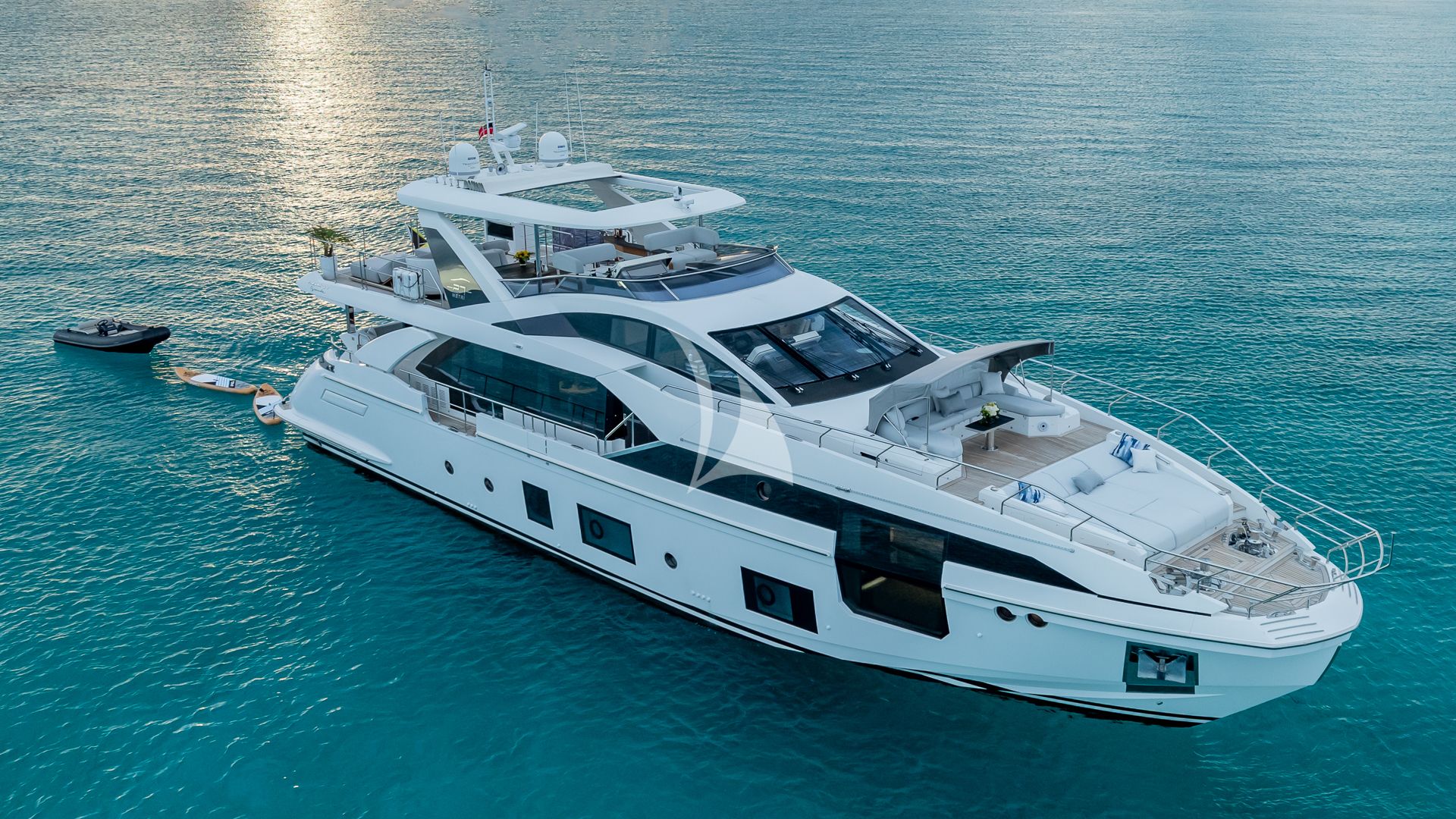 Crewed Motor Yacht PIER PRESSURE - Azimut Grande 27 - 5 Cabins - Nassau ...