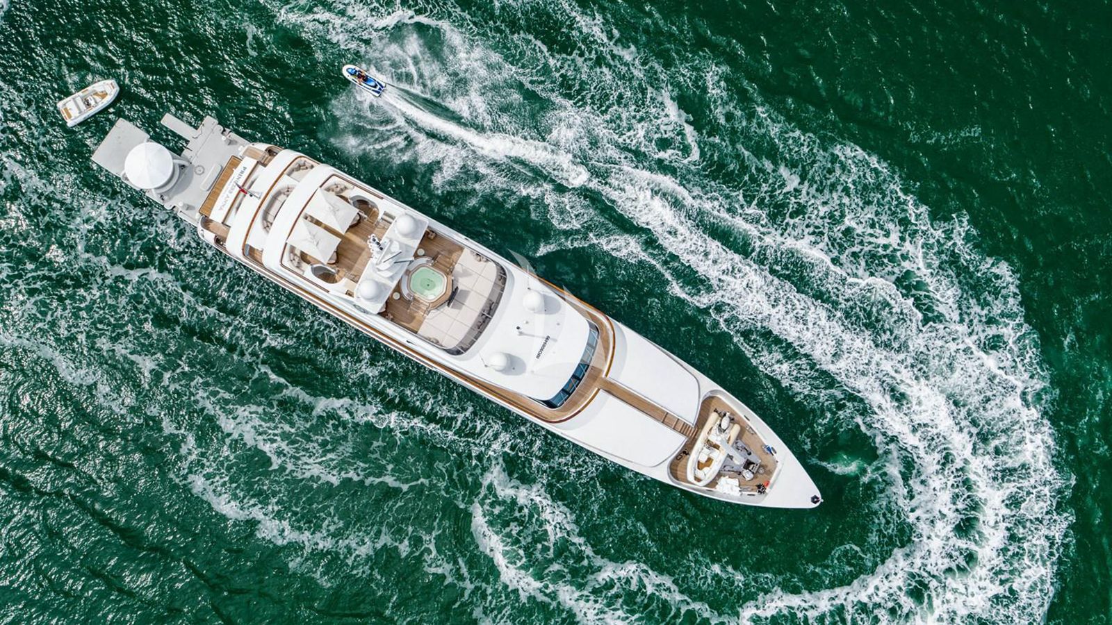 Crewed Motor Yacht ARTEMISEA - Intermarine Savannah 118 - 5 Cabins ...