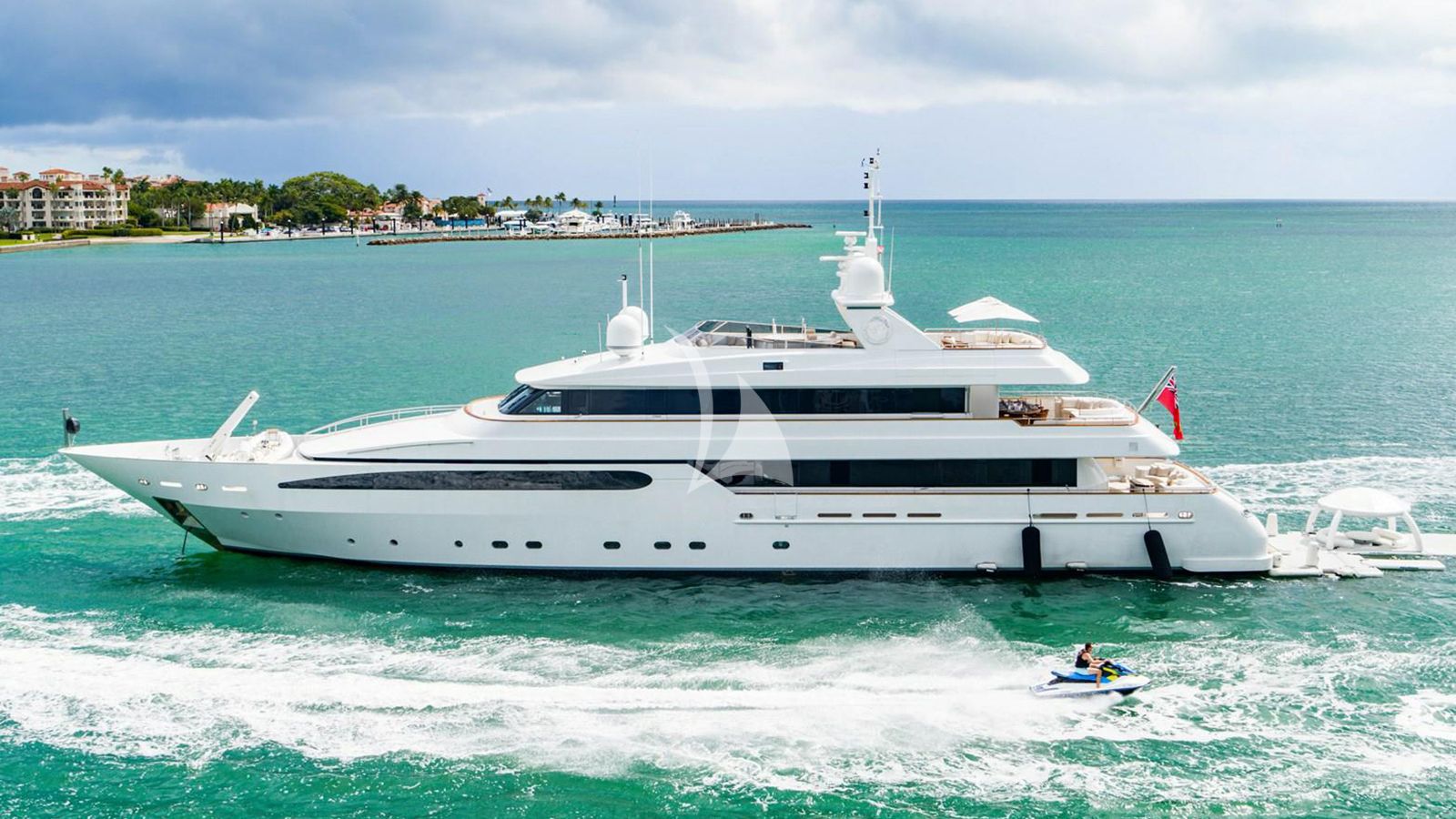 Crewed Motor Yacht ARTEMISEA - Intermarine Savannah 118 - 5 Cabins ...