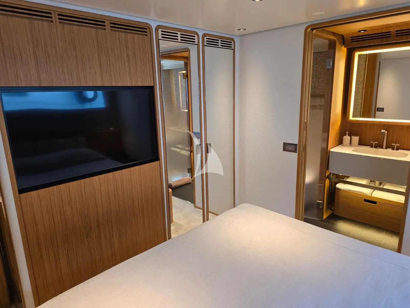 Luxury Crewed Motor Yacht RARE GEM - Custom Line 28m - Cannes - Nice ...