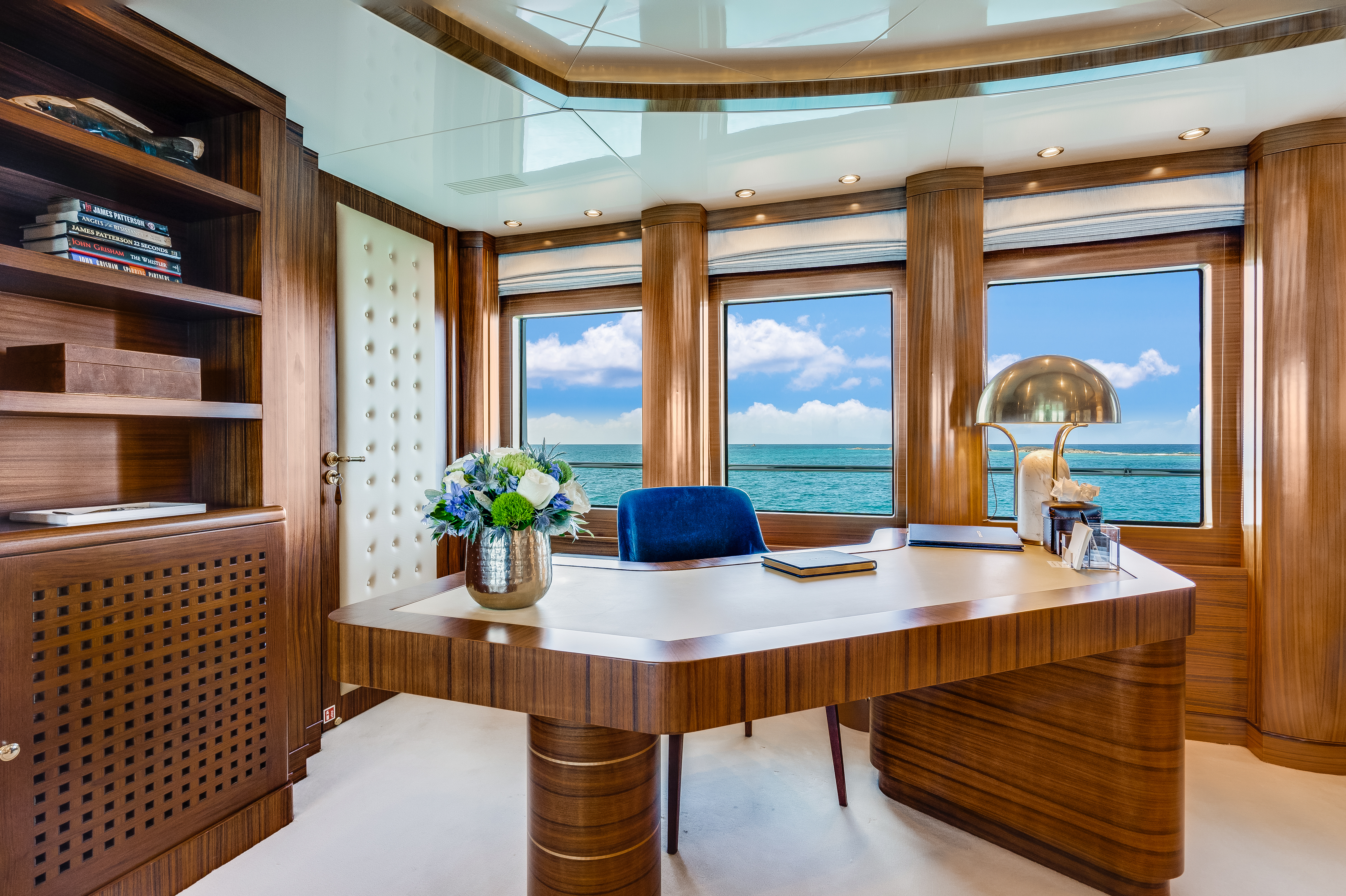 Luxury Crewed Motor Yacht OCEANOS - Mondomarine 49m - 7 Cabins - Nassau ...