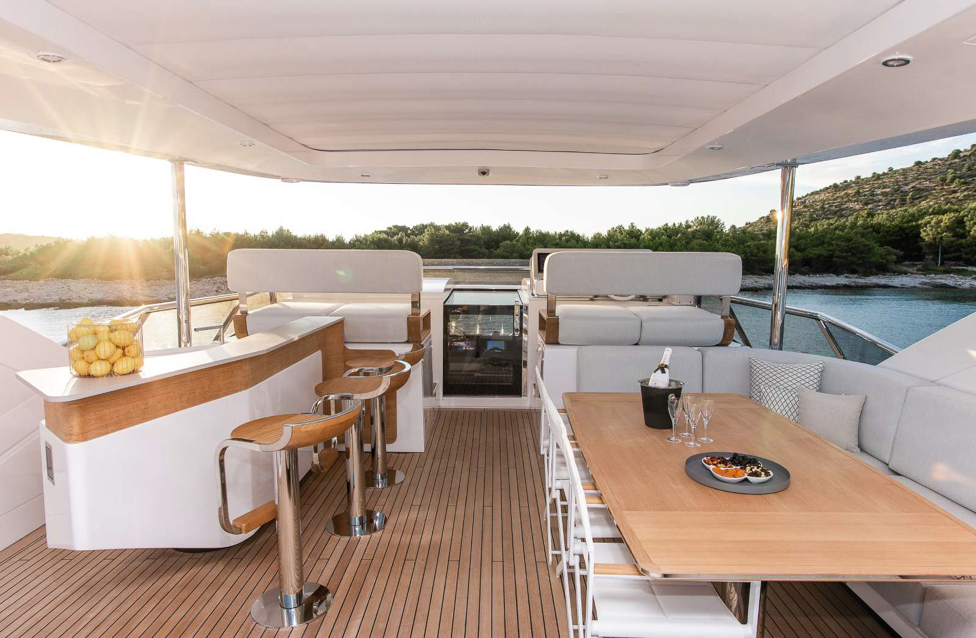 Luxury Crewed Motor Yacht VESTA - Azimut Grande 27M - 5 Cabins - Naples ...