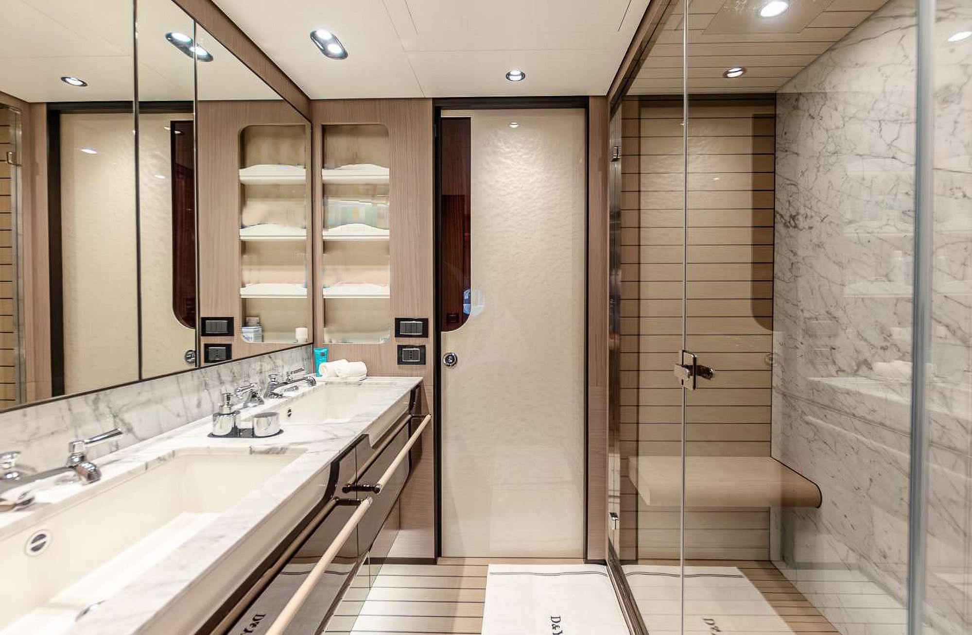 Luxury Crewed Motor Yacht VESTA - Azimut Grande 27M - 5 Cabins - Naples ...