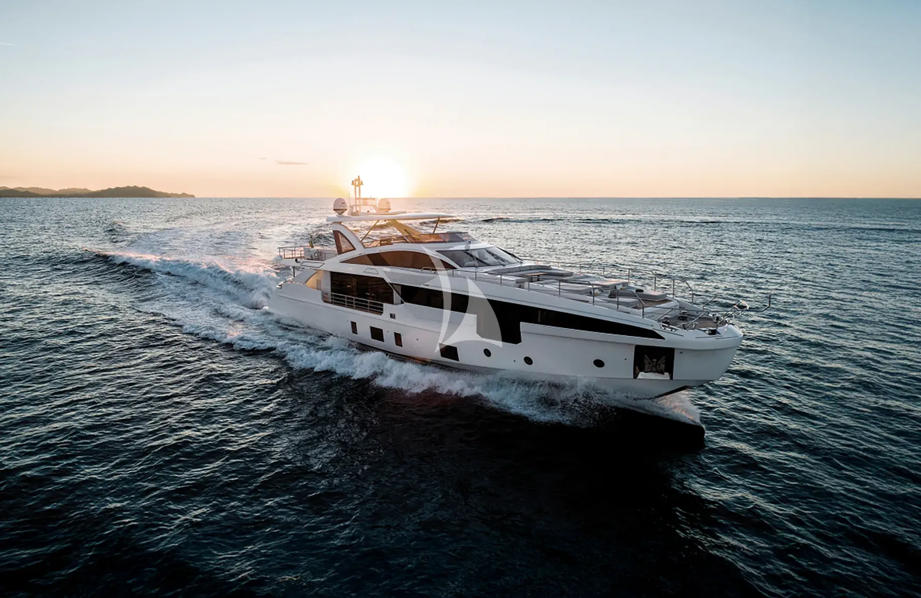 Luxury Crewed Motor Yacht VOLANTE - Azimut Grande 32M - 5 Cabins ...