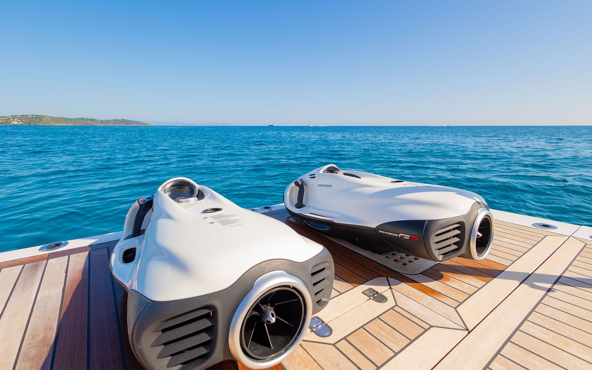 Luxury Crewed Motor Yacht WATERMACHINE - Gulf Craft Majesty 100 - 5 ...