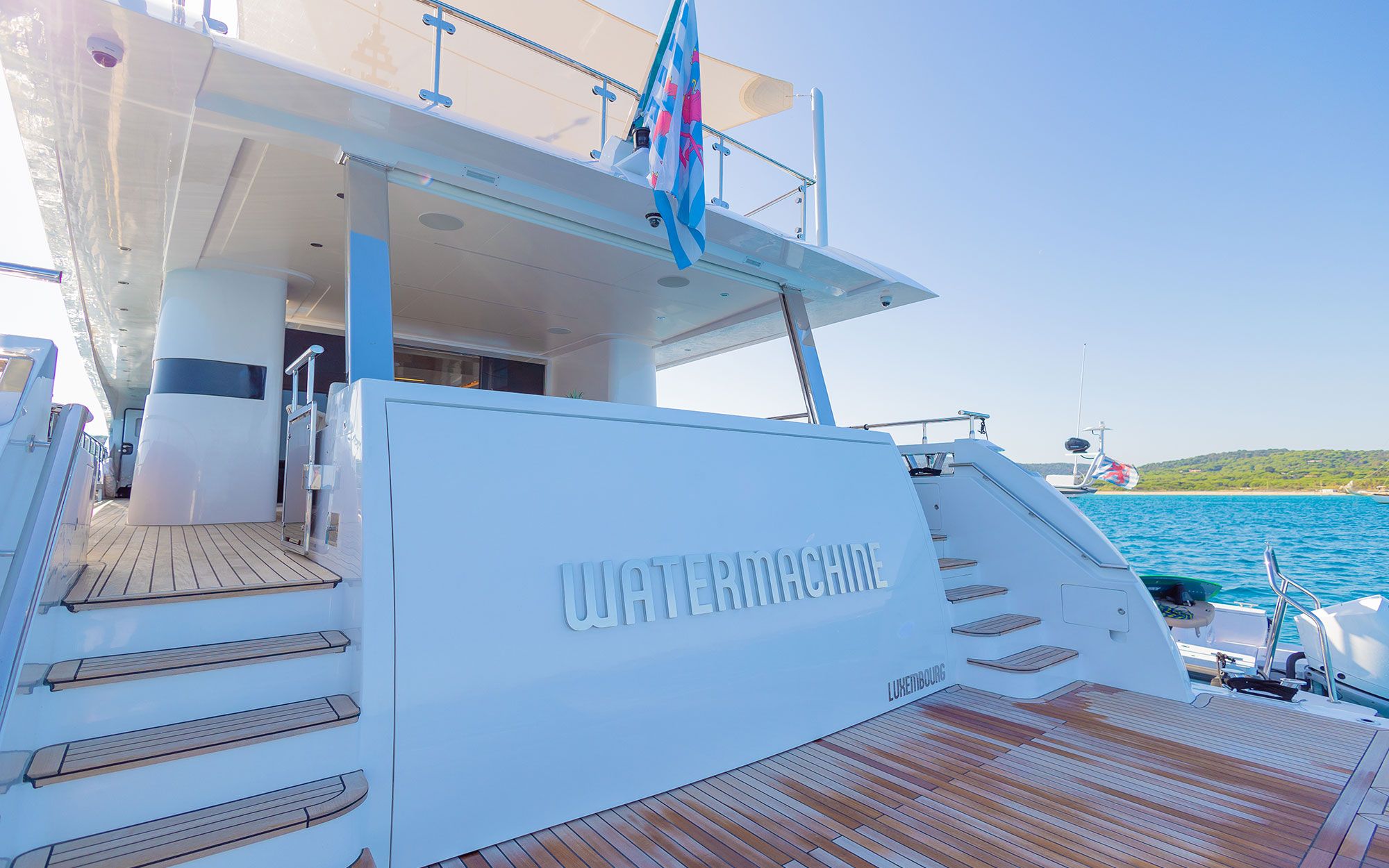 Luxury Crewed Motor Yacht WATERMACHINE - Gulf Craft Majesty 100 - 5 ...