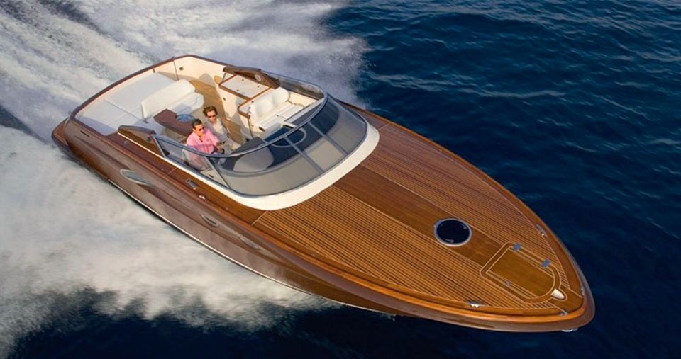 Crewed Motor Yacht LA BELLINI - Sunseeker Predator 64 - 3 Cabins ...