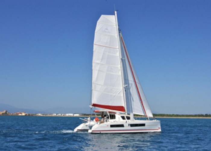 Bareboat Catamaran Catana 42 CI with watermaker - 4 Cabins - Tahiti ...